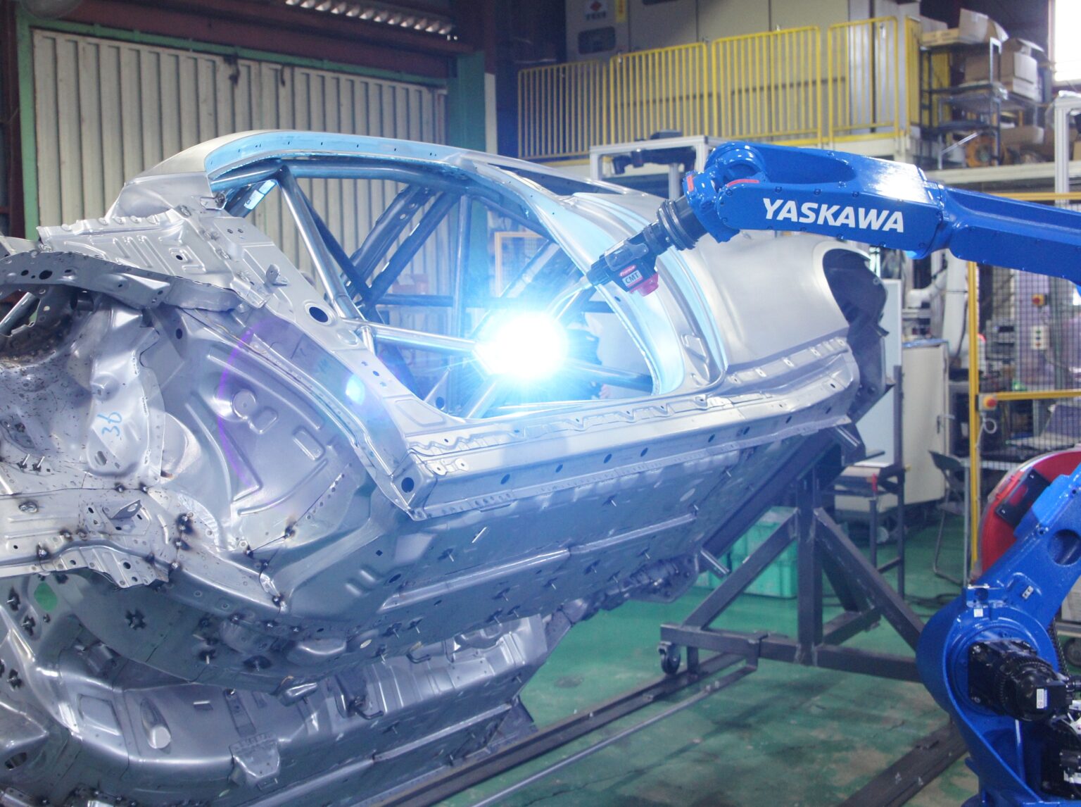 安川電機、トヨタ自動車のレース部門とアーク溶接の新技術「SFA工法」を開発 ロールゲージ溶接の熟練技術をロボットで自動化 | オートメーション ...